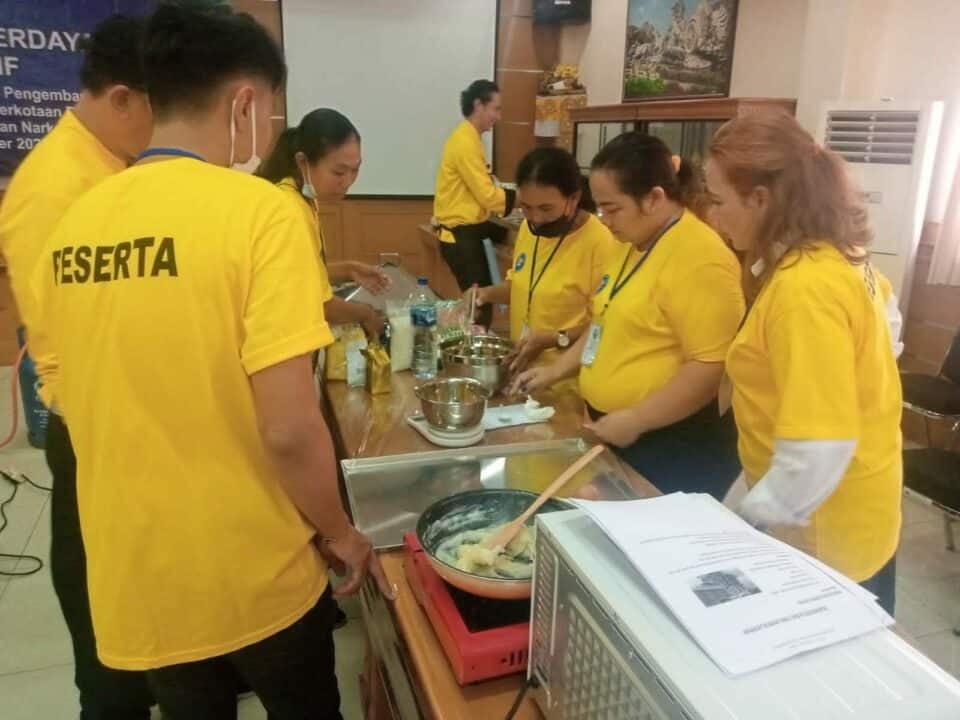 Perang Melawan Narkoba, Masyarakat Kelurahan Kuta Diberikan Pelatihan ...