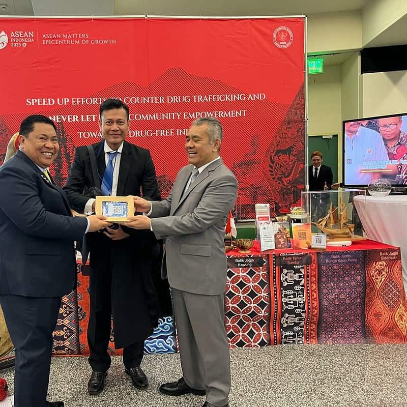 SURAT KEPUTUSAN TENTANG LOGO DAN PIN BNN YANG BARU