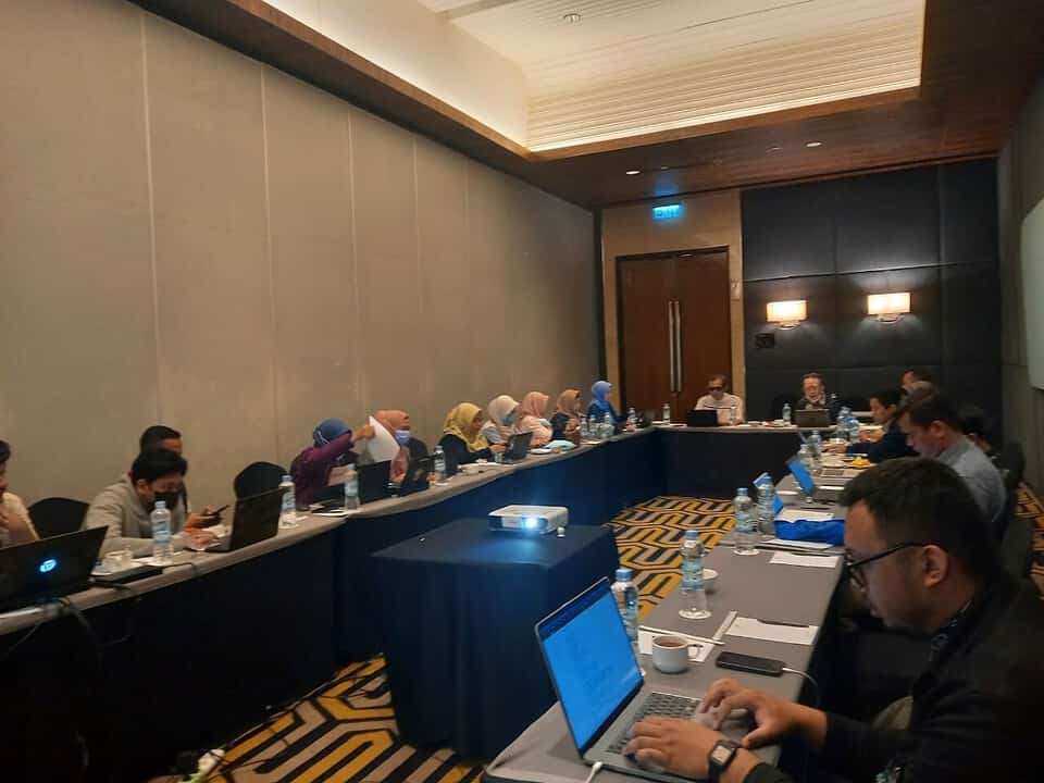 Rapat Pembahasan Draf Kuesioner Pengumpulan Data Pengukuran Indeks P4GN ...
