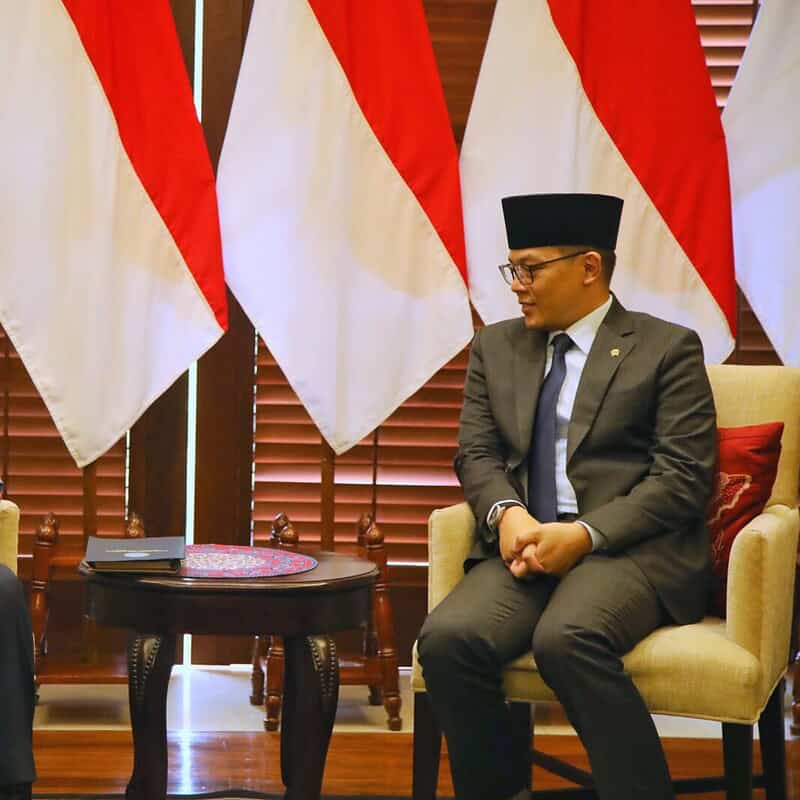 SURAT KEPUTUSAN TENTANG LOGO DAN PIN BNN YANG BARU